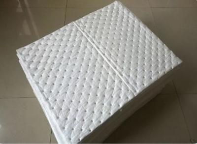China 100%pp Nonwoven Sorbent Wipes For Oil Spill Cleanup for sale