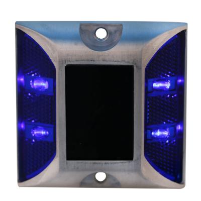 Cina 1.2V di alluminio 600 MAH Solar Road Stud Light, indicatori riflettenti blu della strada in vendita