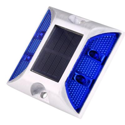 Cina 1.2V di alluminio 600 MAH Solar Road Stud Light, indicatori riflettenti blu della strada in vendita