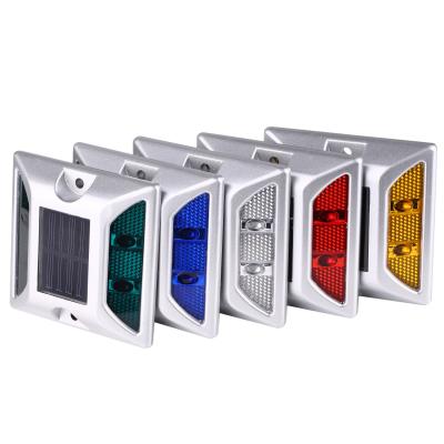 China UV-Beständigkeit IP68 wasserdichtes 8000mcd Cat Eye Studs, Cat Eye Street Light zu verkaufen