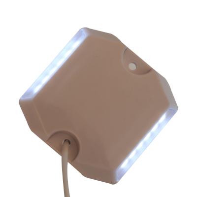 Cina La strada solare di plastica di DC12V LED fissa la plastica fusa riflettente ad alta intensità 5000mcd in vendita