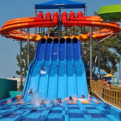 China Der attraktive Schmetterling, der Fiberglas-Wasserrutsche läuft, galvanisierte Kohlenstoffstahl-Rahmen für Aqua-Park zu verkaufen