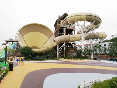 Китай Водные горки семьи стеклоткани торнадо коммерчески для аквапарк, площади пола 42*70м продается