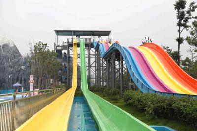 China Tobogán acuático adulto de alta velocidad colorido con la construcción del parque de atracciones del agua para el parque del agua en venta