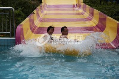 China 304 toboganes acuáticos de la fibra de vidrio del acero inoxidable/el parque del agua resbala altura de la plataforma del 13m/el equipo modificado para requisitos particulares del parque del agua en venta