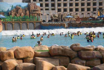 China Enormes Luftkompressor-Energie-Wellenbad mit 3m Wellenhöhe für großen Wasser-Park zu verkaufen