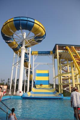 중국 스릴 넘치는 부메랑 라이드를 위한 내구성이 뛰어난 유리 섬유 워터 슬라이드로 워터파크를 업그레이드하세요 판매용