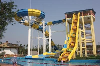 중국 스릴 넘치는 부메랑 라이드를 위한 내구성이 뛰어난 유리 섬유 워터 슬라이드로 워터파크를 업그레이드하세요 판매용