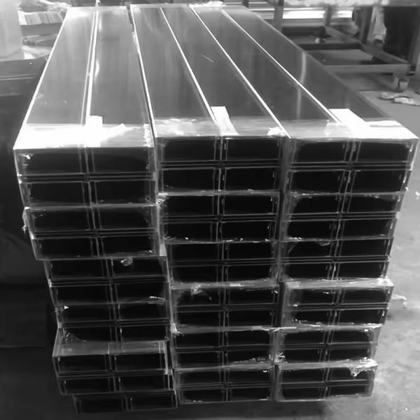 Quality Corrosion Resistance Hot Dip Galvanized Cable Tray with Ventilation Groove and for sale