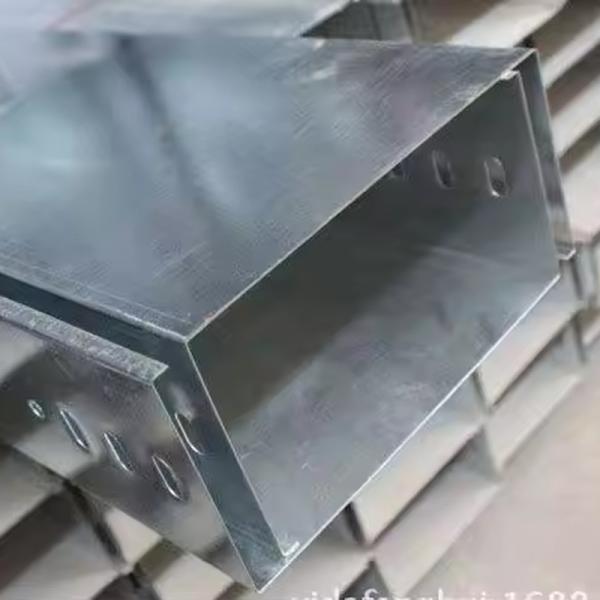 Quality Corrosion Resistance Hot Dip Galvanized Cable Tray with Ventilation Groove and Covers for sale