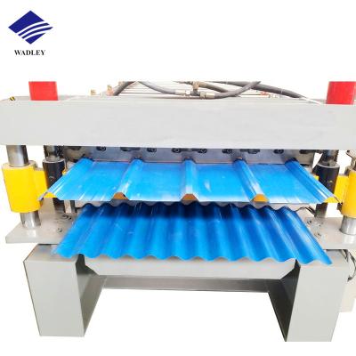 Cina Rotolo del pannello del tetto dello strato di profilo del metallo che forma la linea di produzione a macchina in vendita