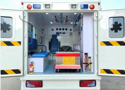 Cina 4WD LHD Cummins Motore di emergenza Ambulanza Auto Veicolo ICU in vendita