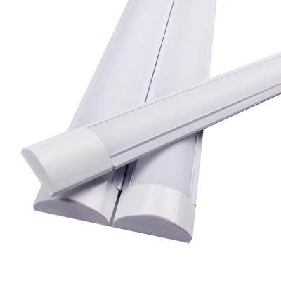 Cina Alluminio del ferro della luce 1200mm 90lm/W 18W della metropolitana di 2FT 4FT LED Batten in vendita