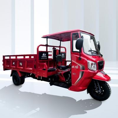 China 300cc Semi-cabine vracht driewieler met gesloten carrosserie type en hydraulisch hefsysteem Te koop