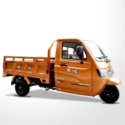 China Omkeerbare Lifan 200cc motor Motocarro Delivery Van met gesloten cabine Cargo driewieler Te koop