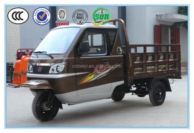 China Automatische 250cc gesloten cabine 3 wielen motorfiets vracht driewieler met CCC Te koop