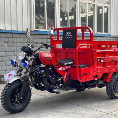 China Open-body 150cc vracht driewieler met een cilinderinhoud van 200cc en een maximumsnelheid van ≥ 70Km/h Te koop