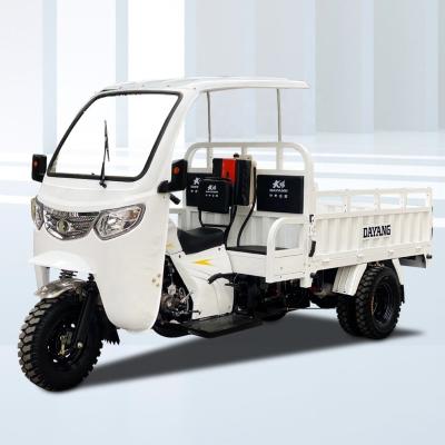 China Triciclo de carga com capacidade de tanque de combustível de 10-20L no Gana com tipo de condução motorizada à venda