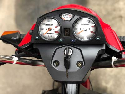 Cina Perù Mercato DAYANG triciclo con potente motore da 200cc/250cc/300cc e tipo a tre ruote in vendita