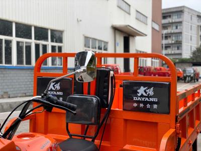 Cina 200cc Zongshen Lifan Loncin Motor Gas Tricycle con sistema di freno a tamburo anteriore e posteriore in vendita
