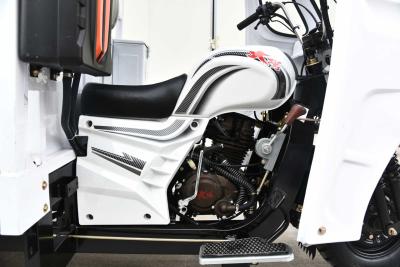 Cina Carico pesante carico posteriore triciclo motore motore 200cc agricoltura tricicli motorizzati cisterne d'acqua in vendita