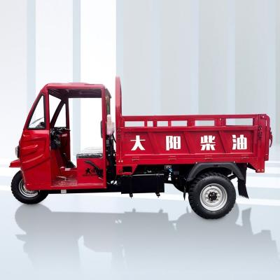 China Triciclo com motor resfriado a água com duas luzes e grande capacidade de carga à venda