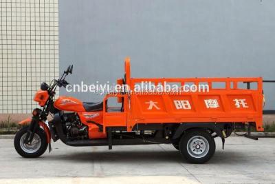 Cina 2500 kg per motociclette a tre ruote con motore raffreddato ad acqua/aria a prezzi competitivi in vendita