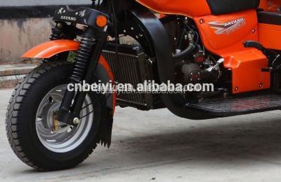 Cina 2500 kg per motociclette a tre ruote con motore raffreddato ad acqua/aria a prezzi competitivi in vendita
