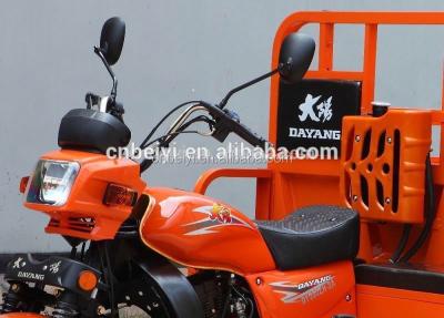Cina 2500 kg per motociclette a tre ruote con motore raffreddato ad acqua/aria a prezzi competitivi in vendita