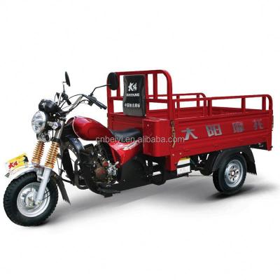 China 150cc gemotoriseerde trike 150 driewieler elektrisch rood voor vrachtvervoer Te koop