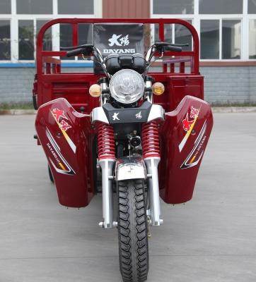 Cina Motocicletta a motore a tre ruote da 200 cc con ZONGSHEN/LIFAN/LONCIN/YINXIANG di potenza elevata in vendita