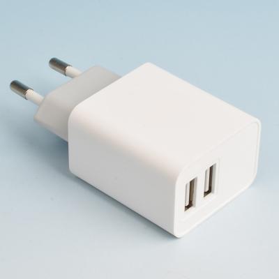 China 5V2.4A European standard intelligent travel mobile phone charger 2USB charger USB mobile phone charging head for sale