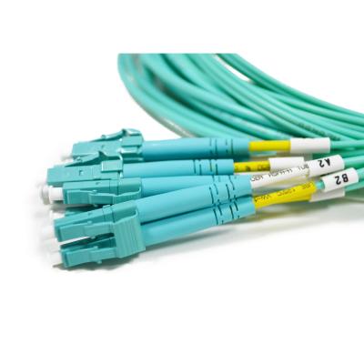 Cina OM3 40G OFNP MPO/MTP alla fibra ottica del cavo di toppa di uscita di LC ha personalizzato la lunghezza in vendita