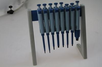 China Pipetter 0.1-2.5ul, volume adjustable, autoclavable pipette, for sale