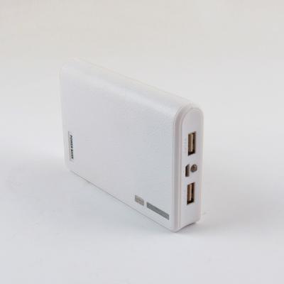 Cina 5000MAH LOGO personalizzato Power Bank mobile in plastica con cavo in vendita