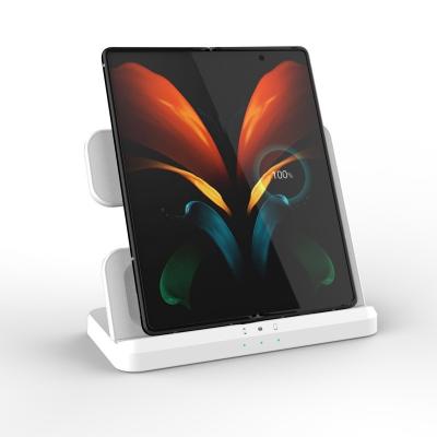 Cina Materiale ABS PC 15W caricabatterie wireless per iPhone iWatch AirPod veloce e conveniente in vendita