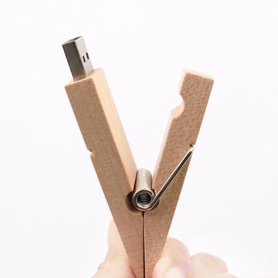 Cina La clip ha modellato l'USB 2.0 di legno della chiavetta USB velocemente 3,0 2GB 4GB 256GB in vendita
