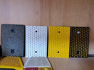 China 188 element Glass Beads Reflector 80*120mm for road divider and delineator for sale