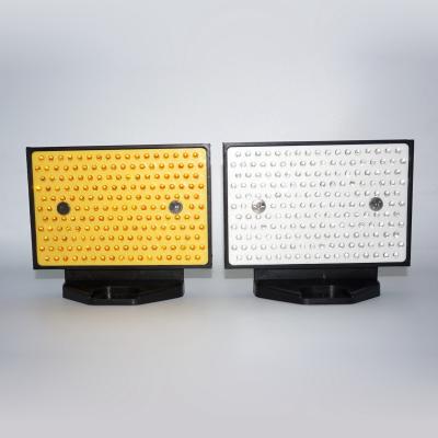 China Steady Flashing Model Double Sided Reflective with Easy Screw Installation Method for sale