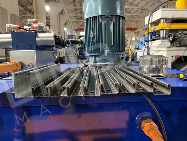 Slotted Channel Chain Drive Galvanized Steel Strut Channel Roll Forming Machine