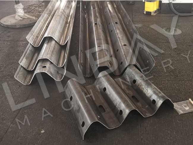 Carbon Steel Automatic W-Beam And Thrie-Beam Guardrail Roll Forming Production Line