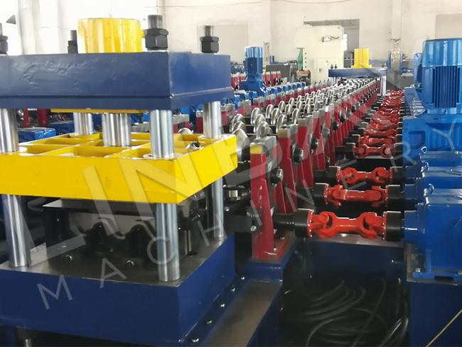 Gearbox Drive Cast Iron Structure Highway Guardrail Roll Forming Production Line