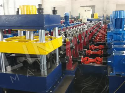 中国 WのビームThrieのビーム ハイウェーのガードレール機械11KW変速機ドライブ鋳鉄の構造 販売のため