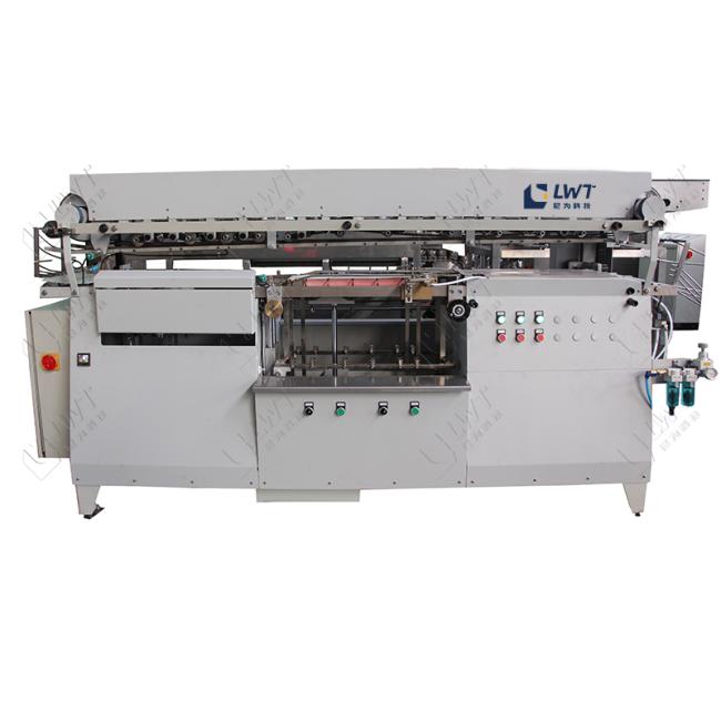 Horizontal wet glue labeling machine