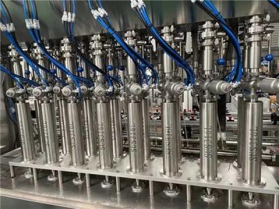 China Automatic Servo Motor Piston100ml-5000ml Quantitative Volumetric Filling Machine For Edible Oil for sale