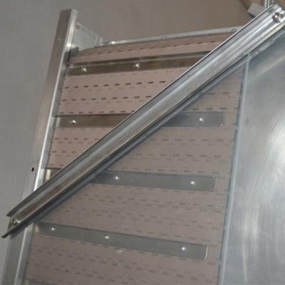 China Automatic Essential Oil Plastic Pet Bottle Press Capping Machine for sale