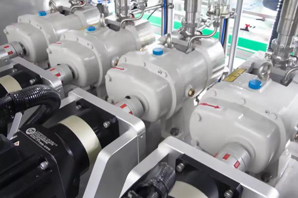 Automatic Linear Piston Laundry Detergent Solution Filling Machine Manufacturing Plant