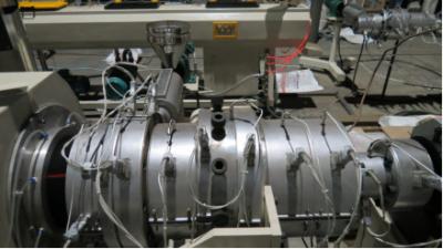China Linea di produzione di plastica del tubo di strato PPR dell'HDPE del PE triplo per il tubo flessibile del gas di energia del rifornimento idrico di irrigazione for sale