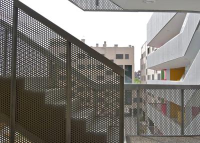 China Round Perforated Metal Sheet 40% Open Area And Powder Coating Perforated Plate Ss 304 for sale