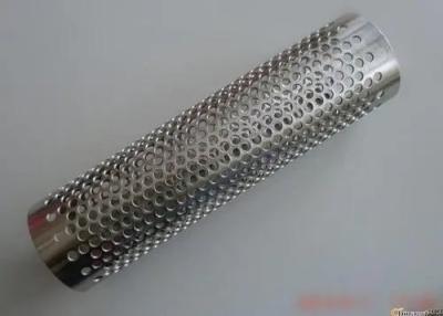 Cina L'industriale perforato del filtro dal tubo di acciaio inossidabile SS304 ha personalizzato in vendita